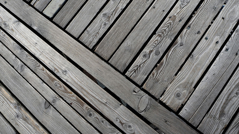 How to Let Your Deck Naturally Go Grey-Without Splitting or Cracking ...